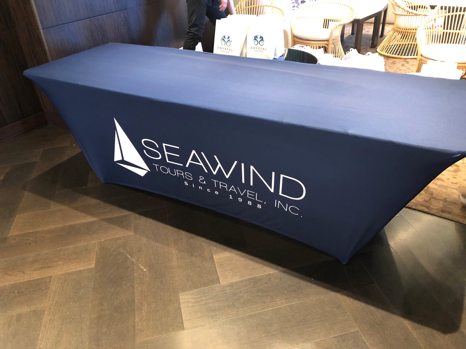 4 Familiar Event Problems You Can Solve Using Custom Fit Table Covers ...